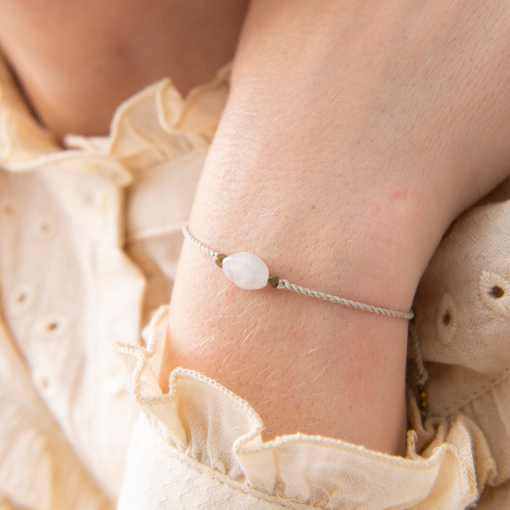 Gemstone Card Bracelet Moon stone – Calvert Jones